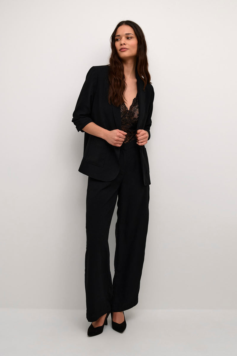 BLAZER CREAM "COCAMIA" PITCH BLACK – JEYAH